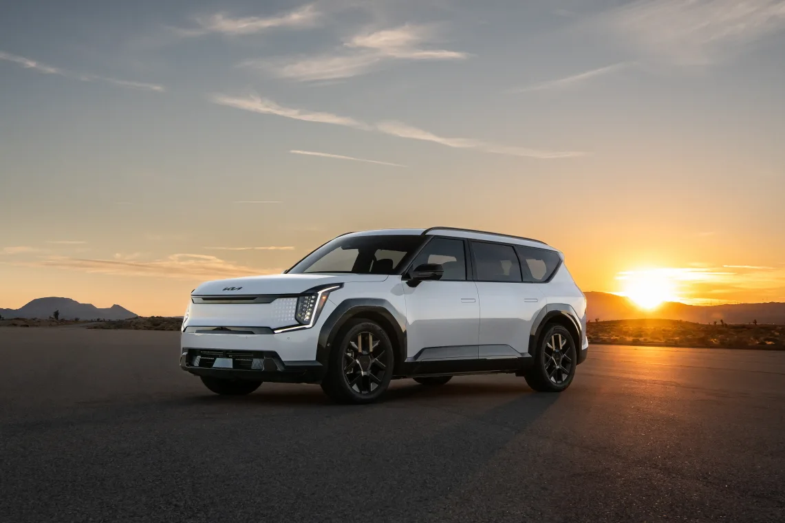 Kia america announced updated 3-row SUV EV9 price