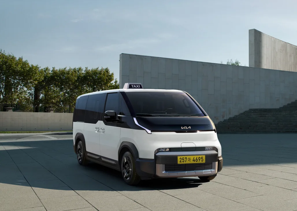 하나의 화면으로 모든 게 해결" 기아 PV5 올인원 디스플레이 2가 택시 업계 혁신